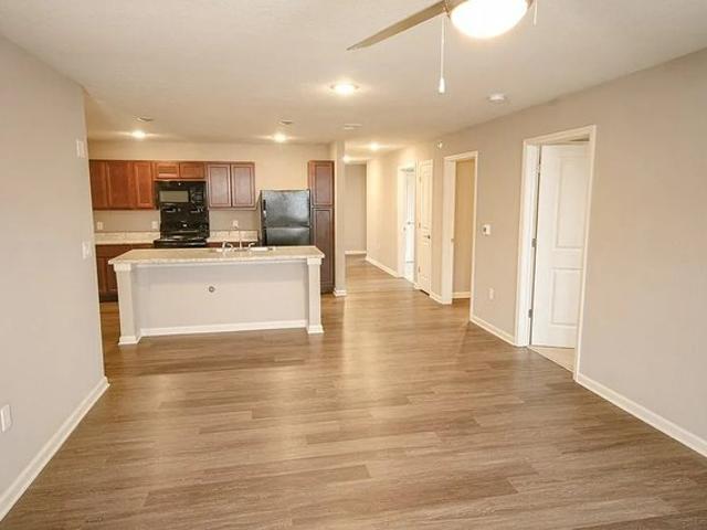 3821 Lilac Ln, Whitestown, IN 46075