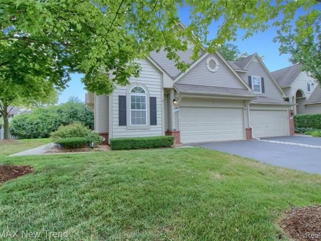 38222 Saratoga Cir, Farmington Hills, MI 48331
