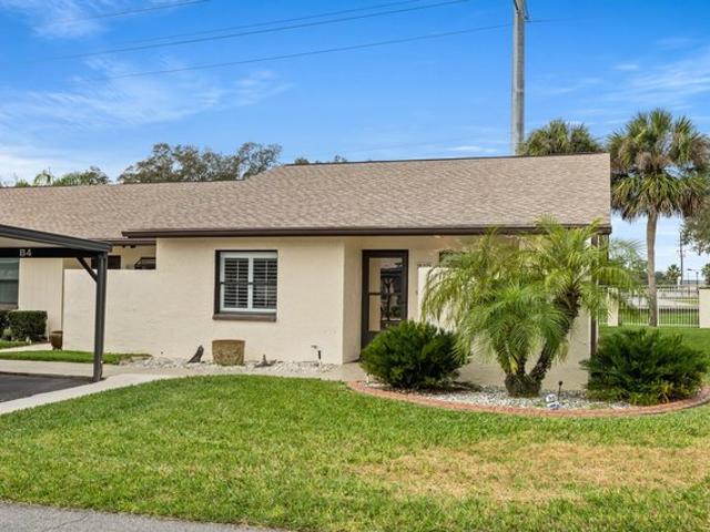 38225 Boxwood Dr, Zephyrhills, FL 33542