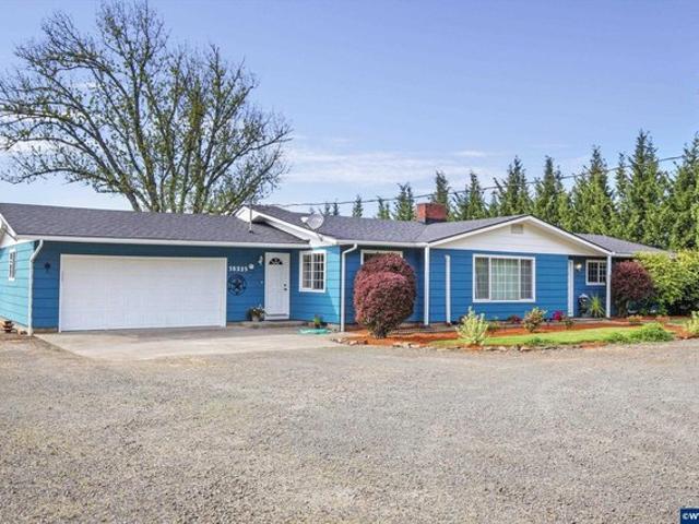 38225 Mount Hope Dr, Lebanon, OR 97355