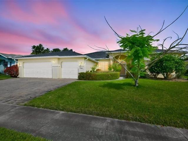 3822 Cardenal Ave, Sun City Center, FL 33573
