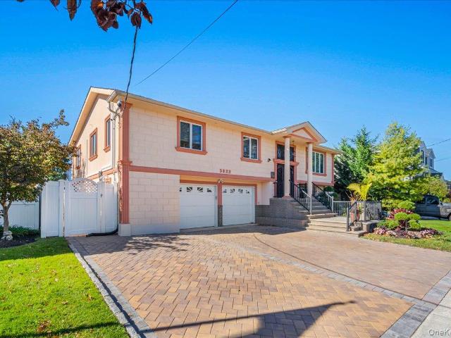 3822 Greentree Drive