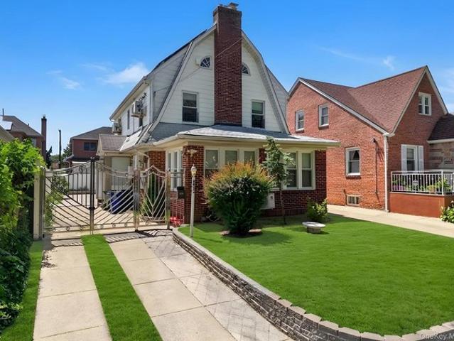 3822 th St, Bayside, NY 11361