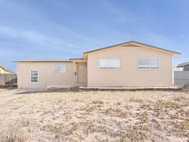 3822 Walnut 3822 Walnut Ave