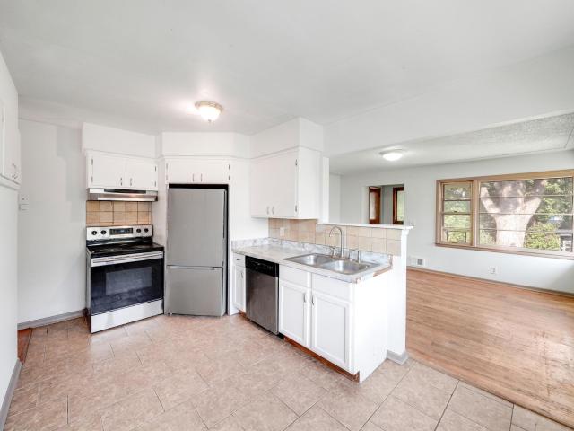 3822 3rd Street NE