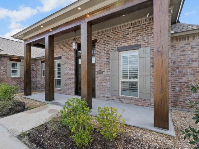 38233 Meadow Rue Dr, Prairieville, LA 70769 | MLS #BR2026003