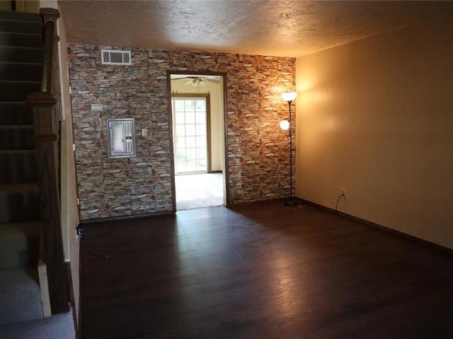 3823 N Harvard Avenue # 12