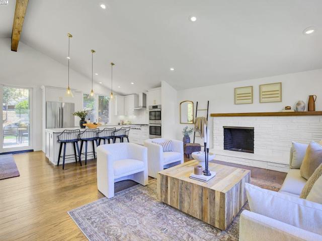 382 Castello Rd