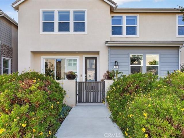 382 Chorus, Irvine, CA 92618