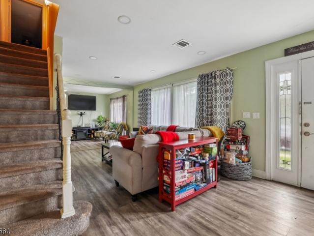 382 Amherst St