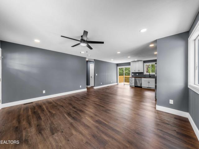382 Davenport Rd