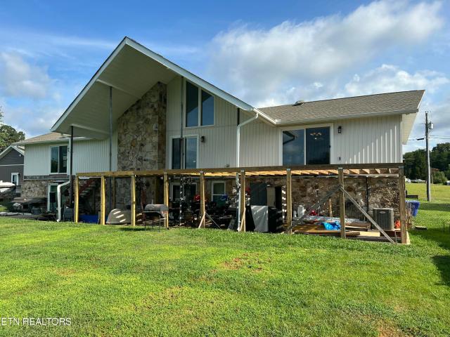 382 Edgelake Drive
