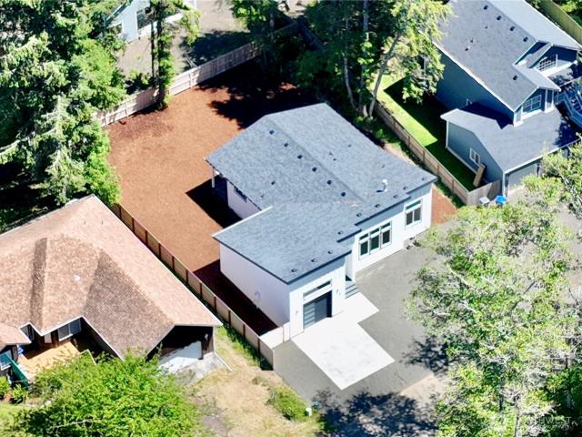 382 Lake View Loop NE
