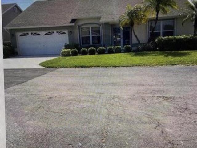 382 NW Sherry Ln, Port Saint Lucie, FL 34986