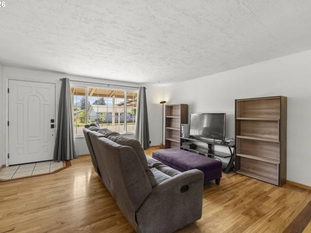 382 S 46TH ST