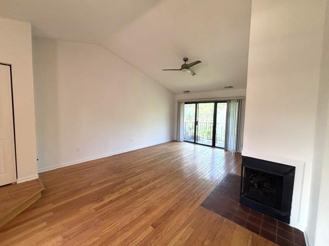 382 Sandhurst Circle # 7