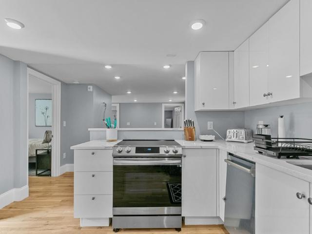 382 Spring Street 1