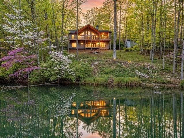 382 Pocaset Dr, Ellijay, GA 30540