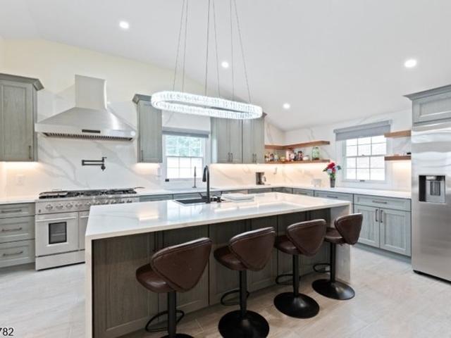 382 River Rd, Pohatcong Township, NJ 08865