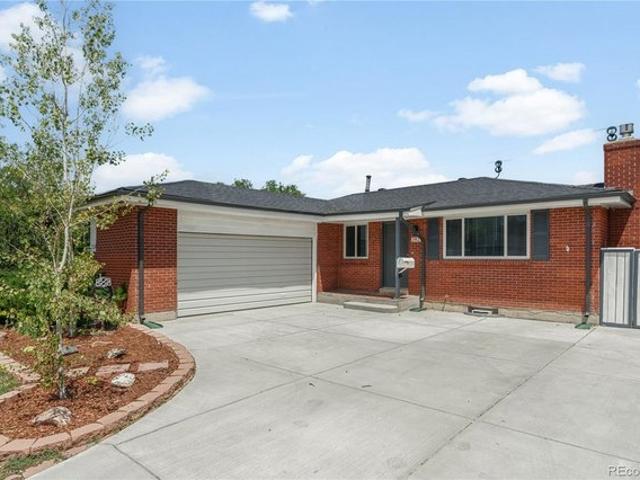 382 Zion St, Aurora, CO 80011