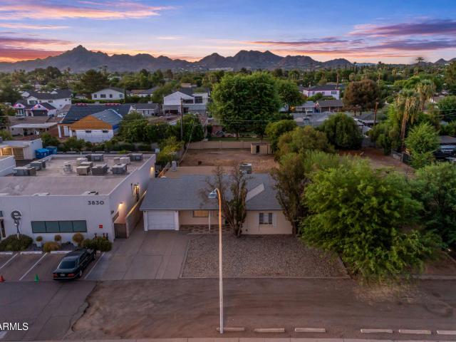 3834 e indian school road