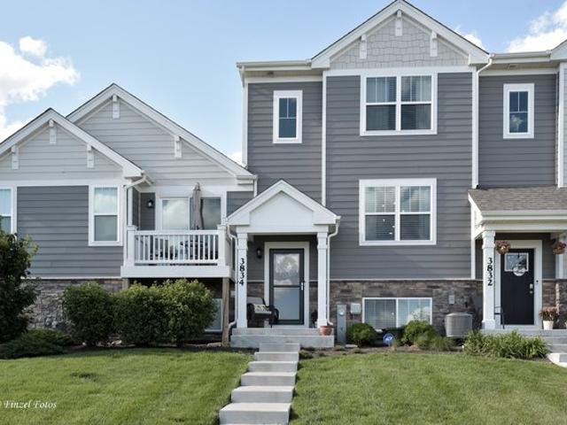 3834 Gansett Pkwy, Elgin, IL 60124