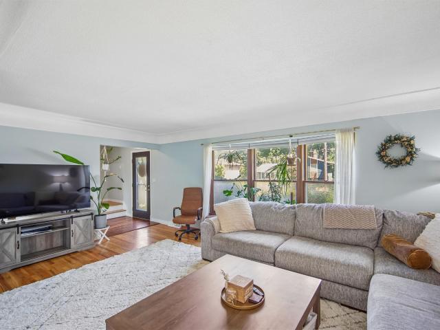3834 Hillcrest Drive