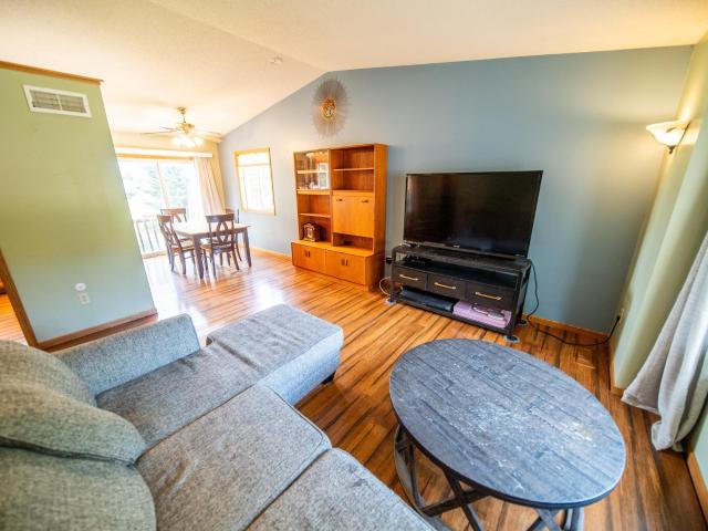 3834 Strathmore Lane SE