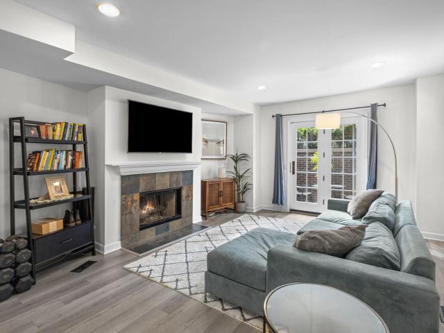 3835 N Ashland Avenue # 1G