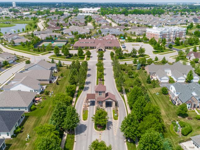3835 Chesapeake Lane