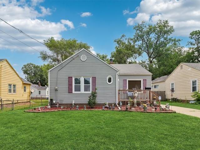 3835 E 8th St, Des Moines, IA 50316