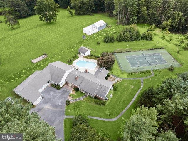 3835 Rinehart Rd, Westminster, MD 21158