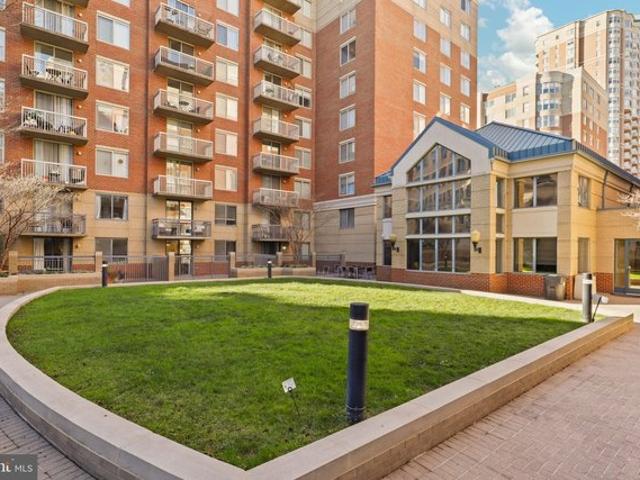 3835 9th St N Apt 104W, Arlington, VA 22203