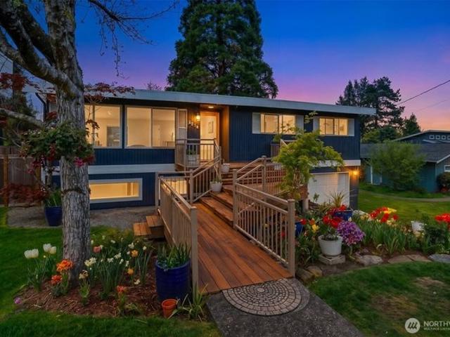 3836 NE 96th St, Seattle, WA 98115