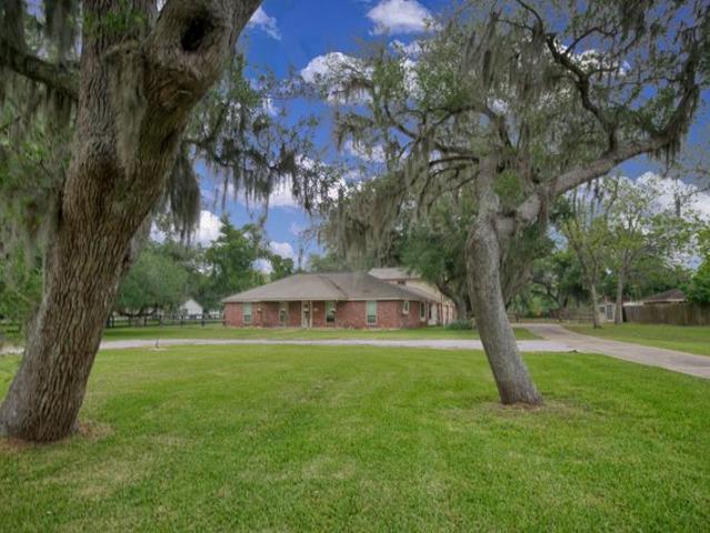 3836 Brazos River Road 400 Rd Unit County, Jones Creek, TX 77541