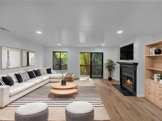 3836 Chimney Creek Dr