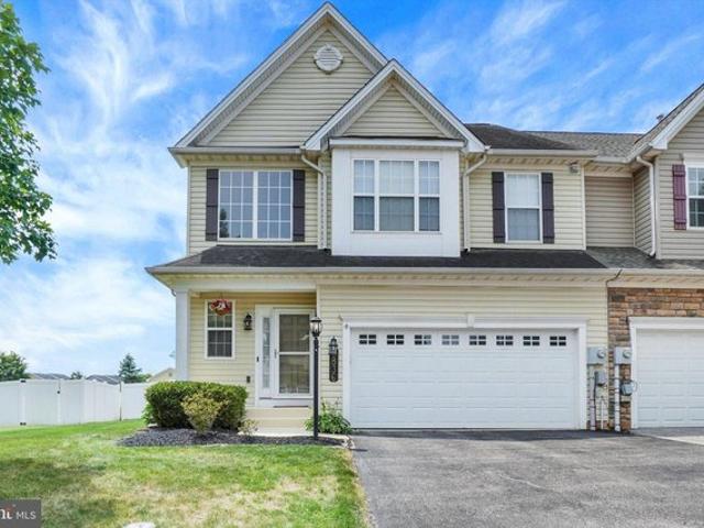 3836 Kings Ln, Dover, PA 17315