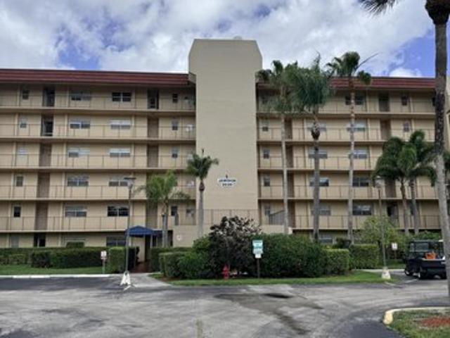 3836 Via Poinciana Apt 306, Lake Worth, FL 33467