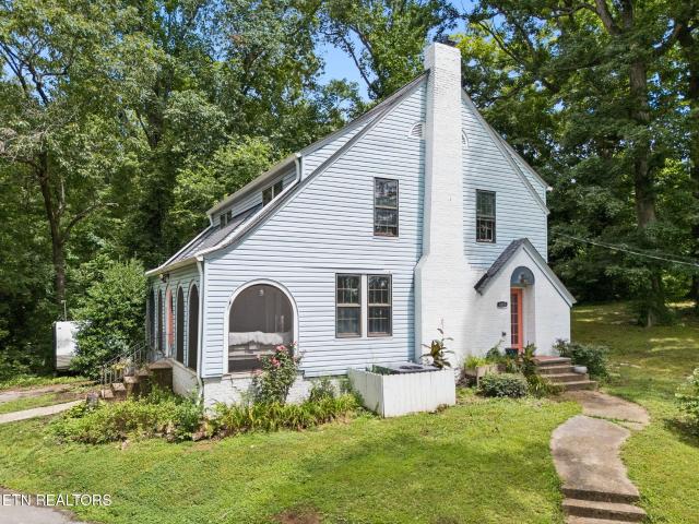 3837 Bonnie View Ave