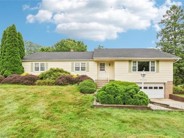 3837 Brookside Dr, Norton, OH 44203
