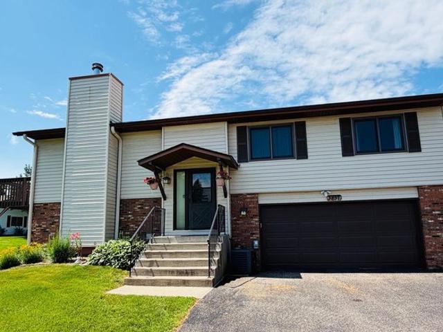 3837 Gershwin Ave N, Oakdale, MN 55128