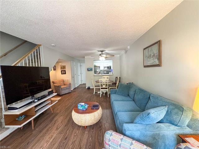 3837 Lasalle DR # 109
