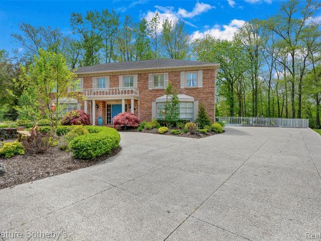 38383 Saddle Lane