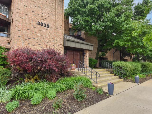 3838 N Oakland Ave, Unit 274
