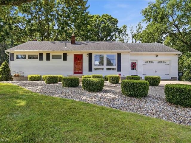 3838 Linda St NW, North Canton, OH 44720