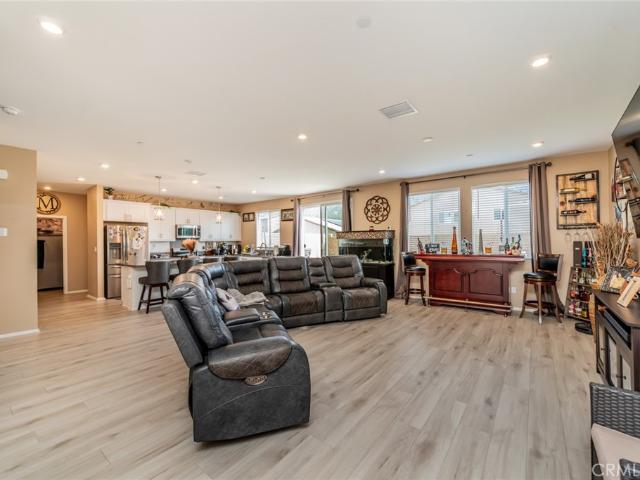 3838 W Bodega