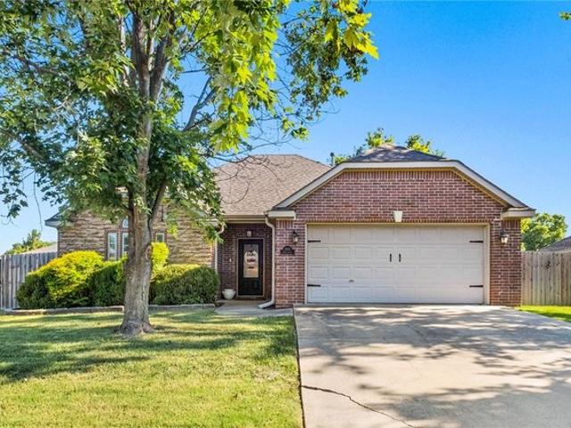 3838 W Brightwater Pl, Fayetteville, AR 72704