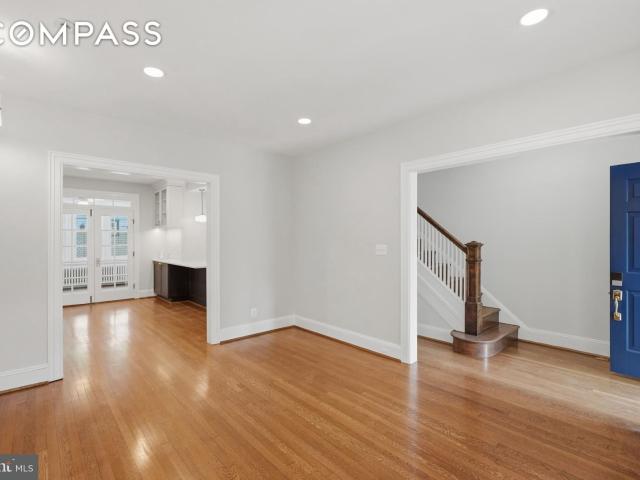 3839 Beecher St NW, Washington, DC