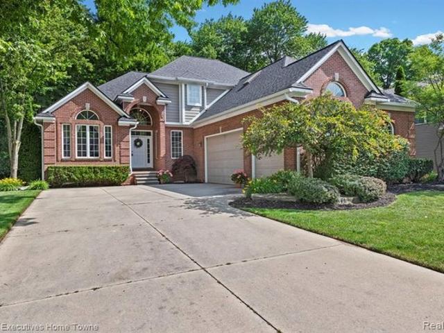 3830 Arlington Ave, Fort Gratiot, MI 48059