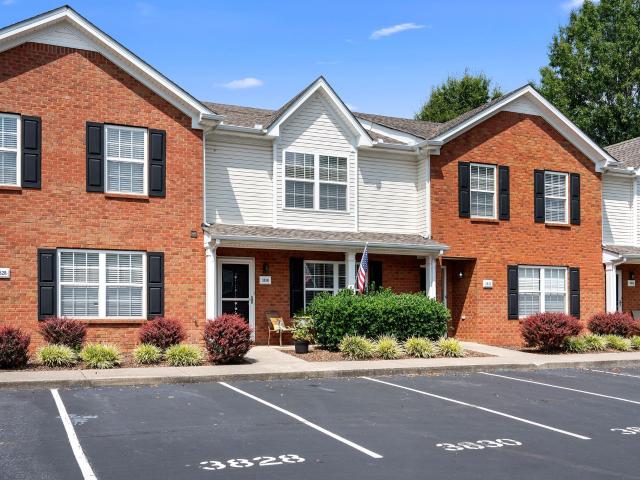 3830 Chippewa Pl